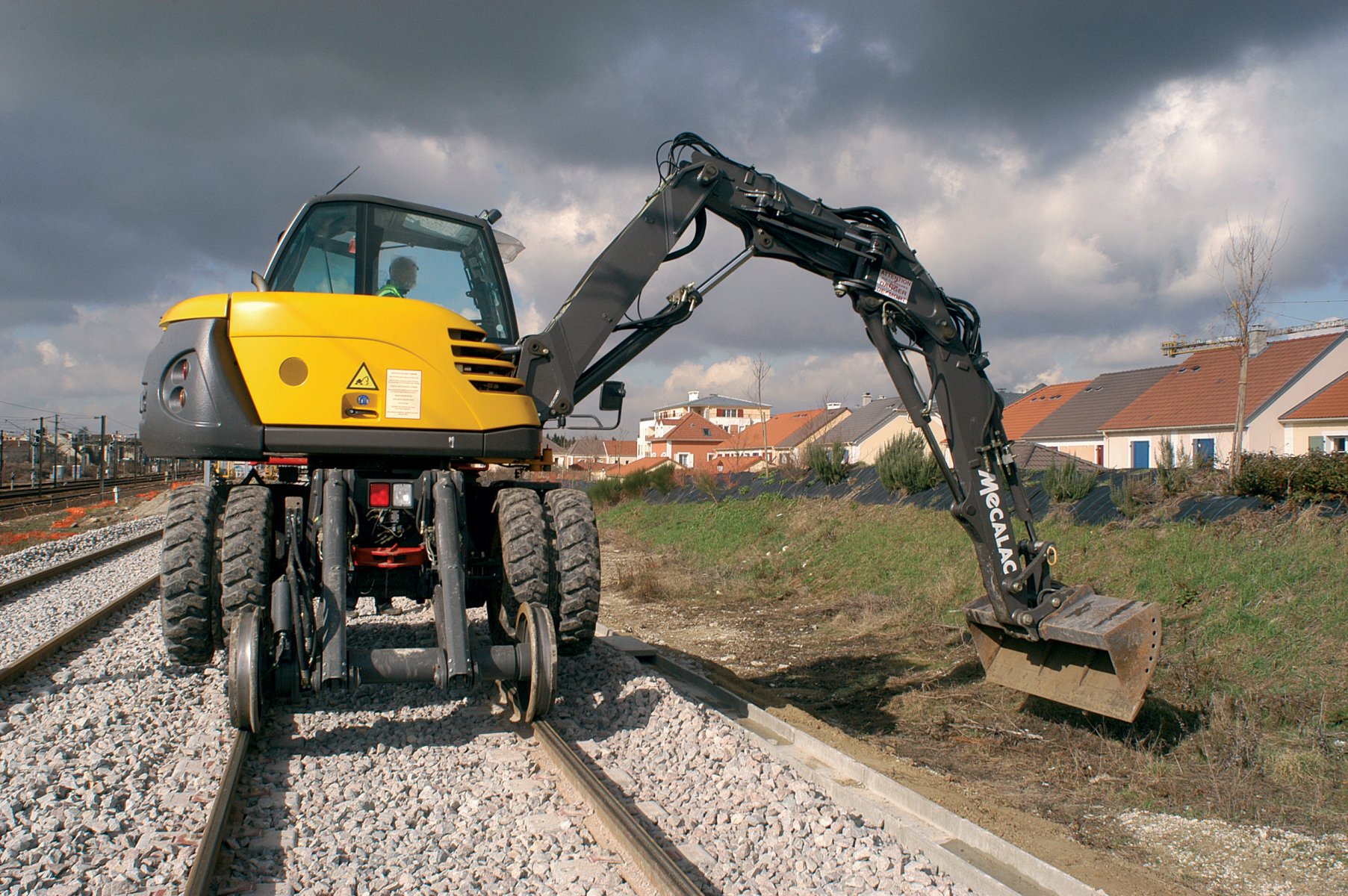 Mecalac 714MW RR - Rail-Road excavators